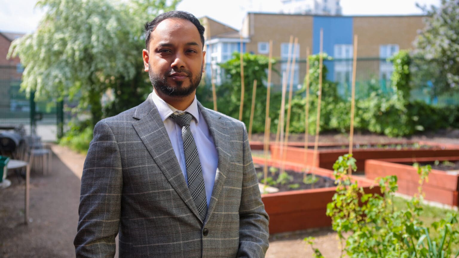 Supporting Young People In Tower Hamlets: Leaders In Community